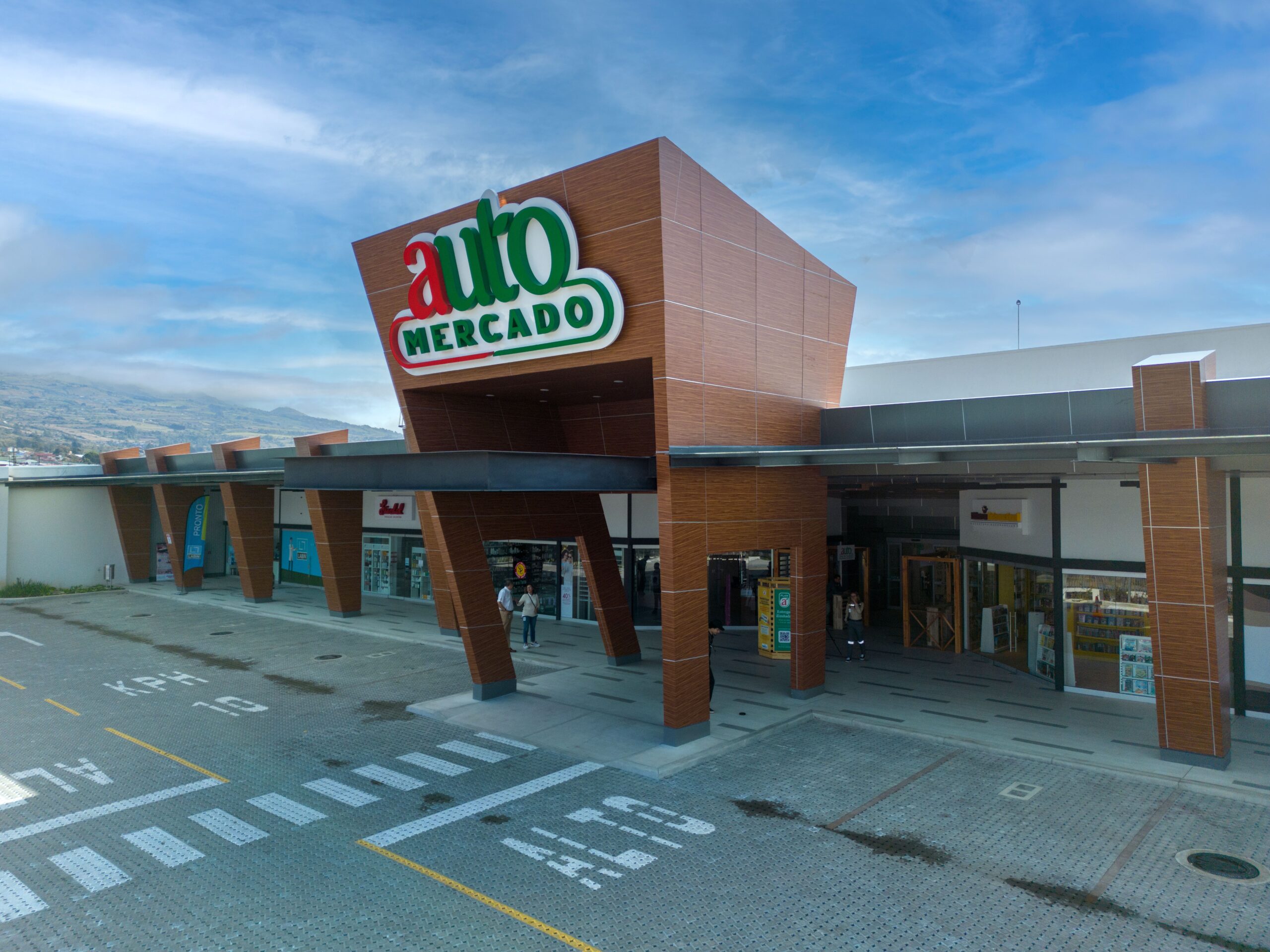 Auto Mercado busca personal para apertura de su local en Belén